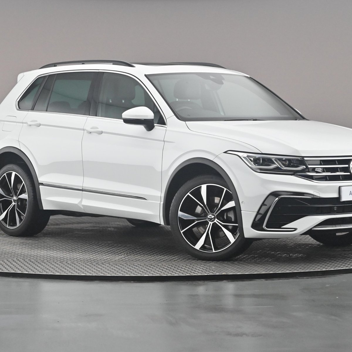 Volkswagen Tiguan GF23VTV High Wycombe VW | Citygate